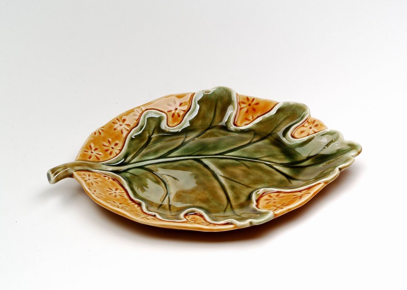Leaf Design Plate