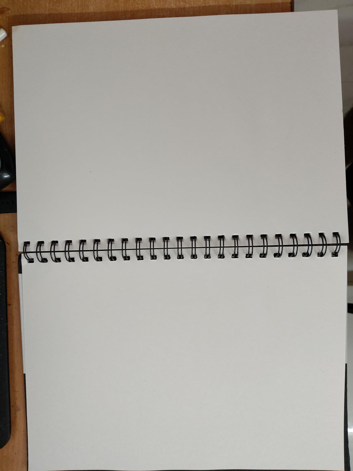 NOTEHOUSE A4 Sketchbook 140 GSM, 80 Pages Spiral-Bound White Sheets ...