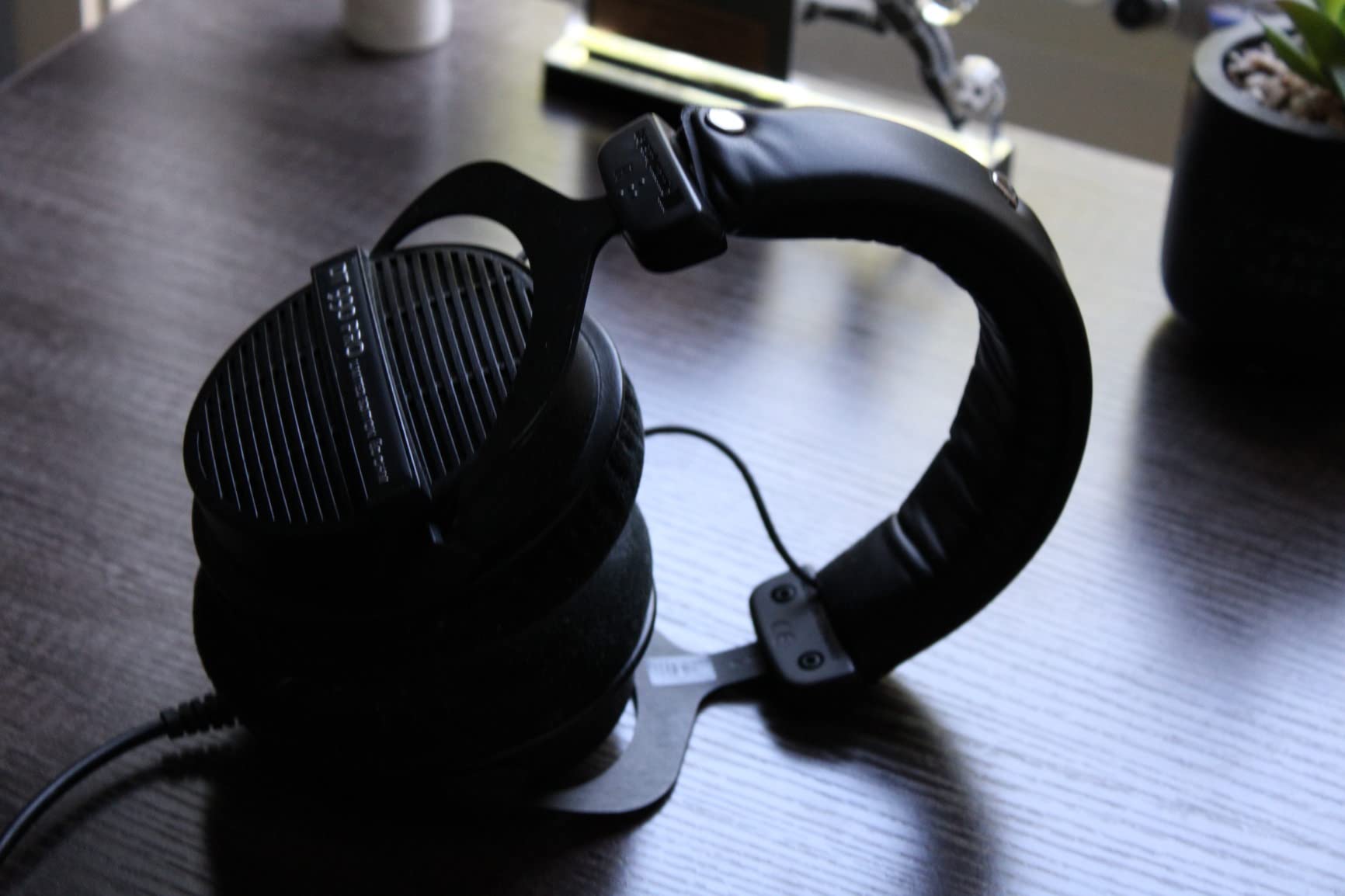 Beyerdynamic DT 990 PRO Studio Headphones : Amazon.com.au: Electronics