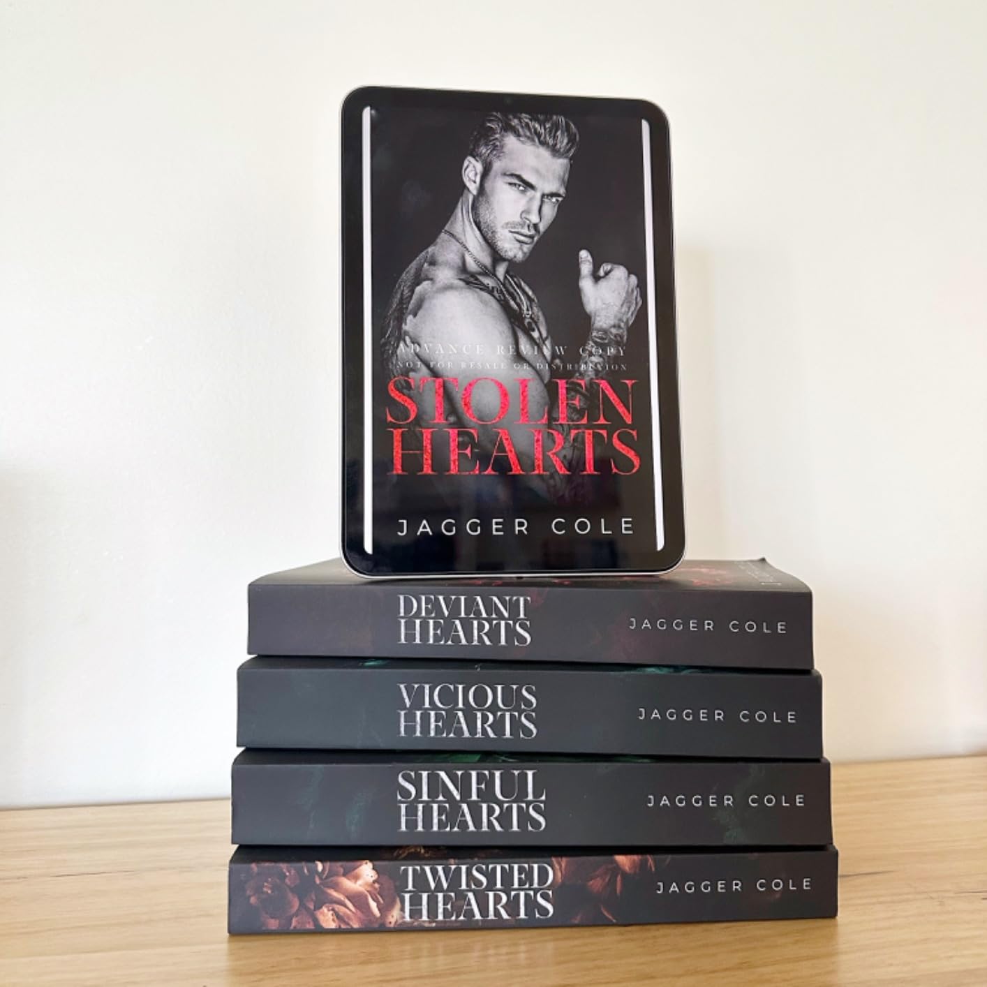 Stolen Hearts: A Dark Best Friend's Older Brother Mafia Romance eBook ...