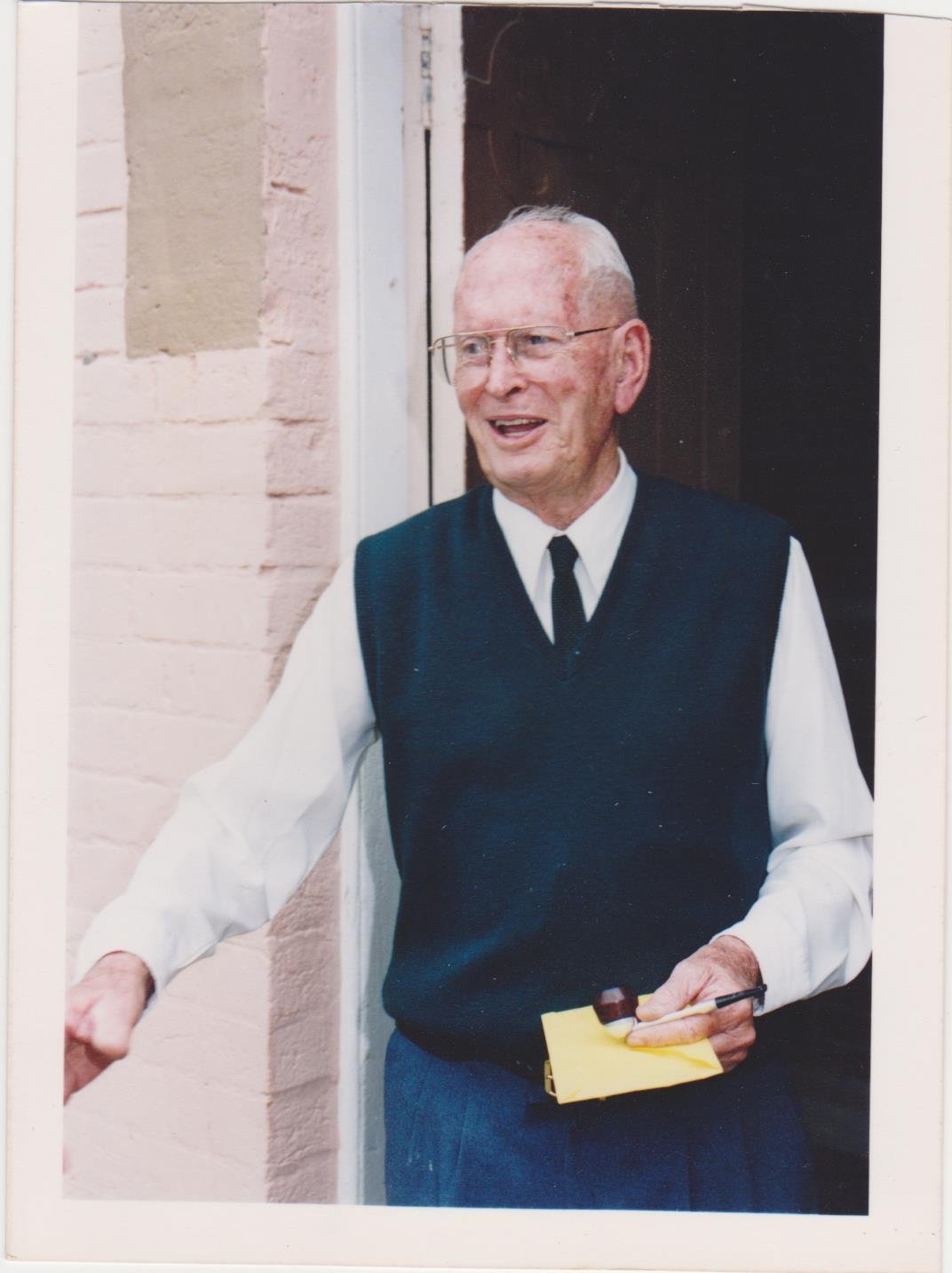 Amazon.com: Mervyn Pryer: books, biography, latest update