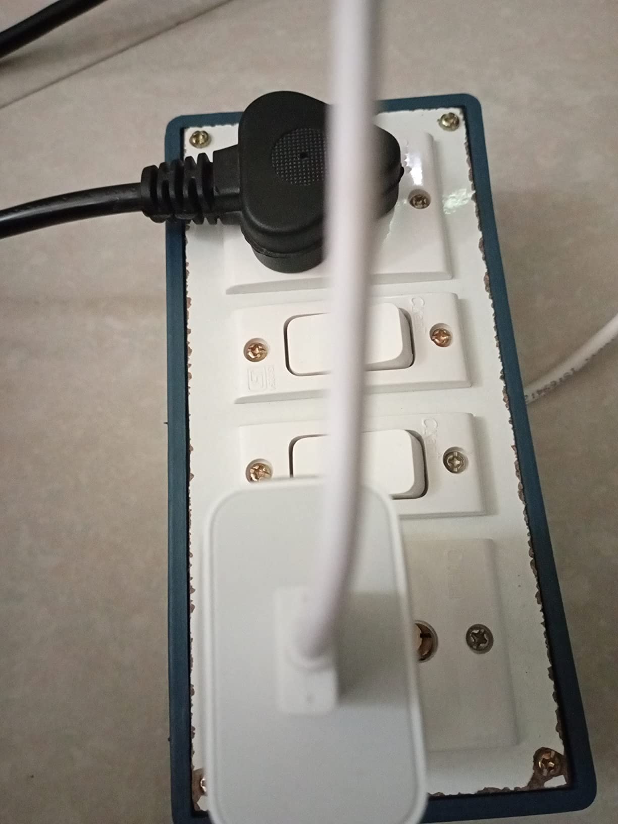 Buy Skywell Plastic Material Portable Electric Switch Board Spy Guard ...