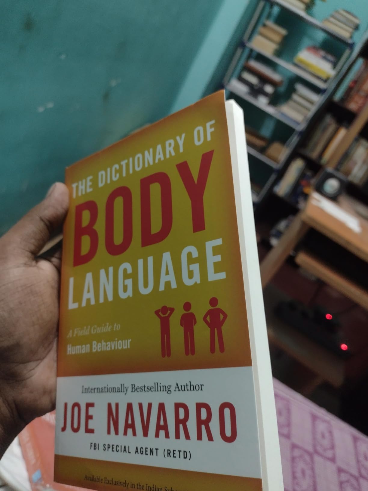 The Dictionary of Body Language : Joe Navarro: Amazon.in: Books