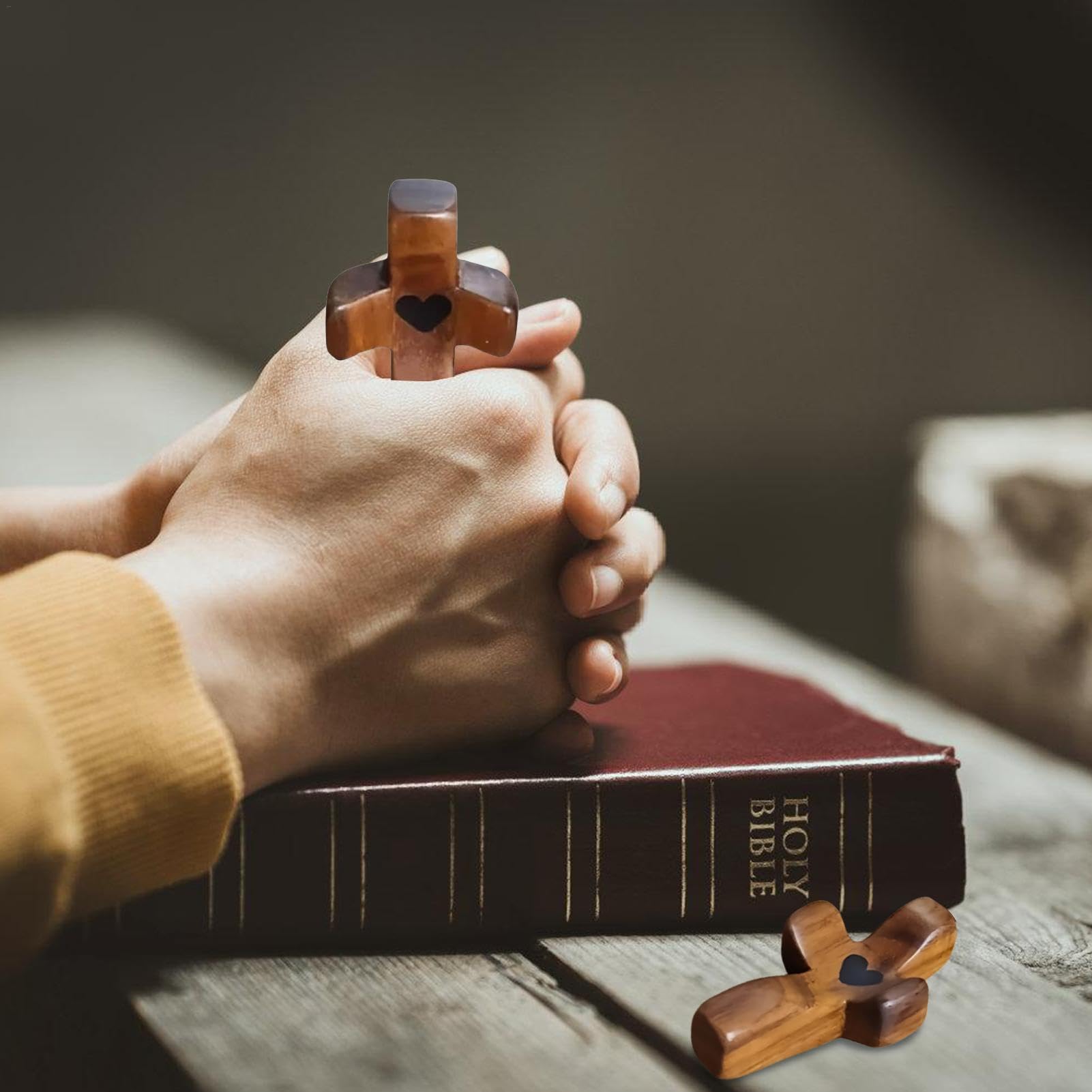 Crosses With Praying Hands Wallpaper 🔥 [140+] Praying Hands