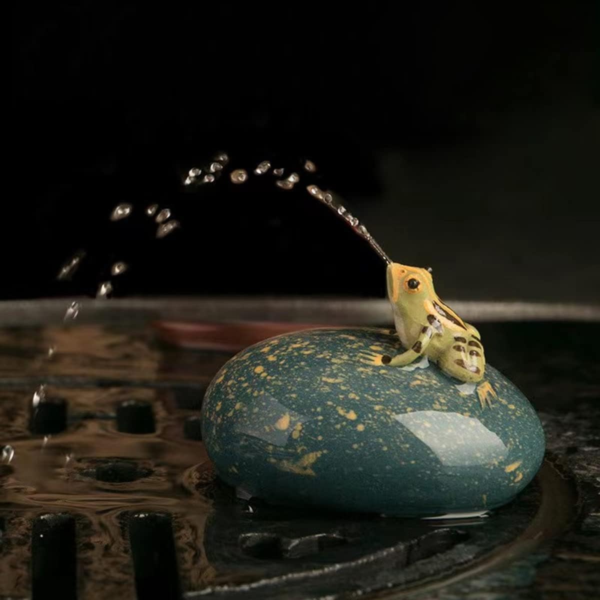 Amazon.com | Tea Pet Frog That Can Spray Water, Cute Zisha Kung Fu Tea ...