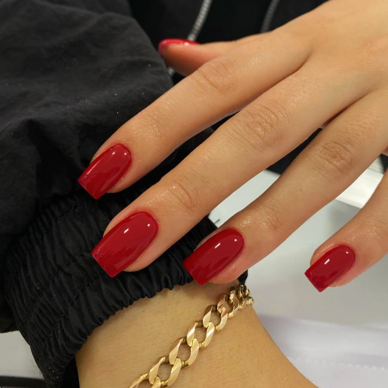 Amazon.com: KQueenest Red Press on Nails Short Medium Square Glue on ...