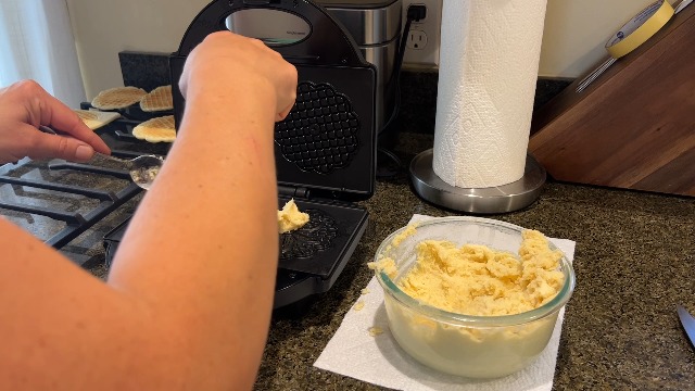 Watch Electric Pizzelle Cookie Baker Press with Snowflake Pattern on ...