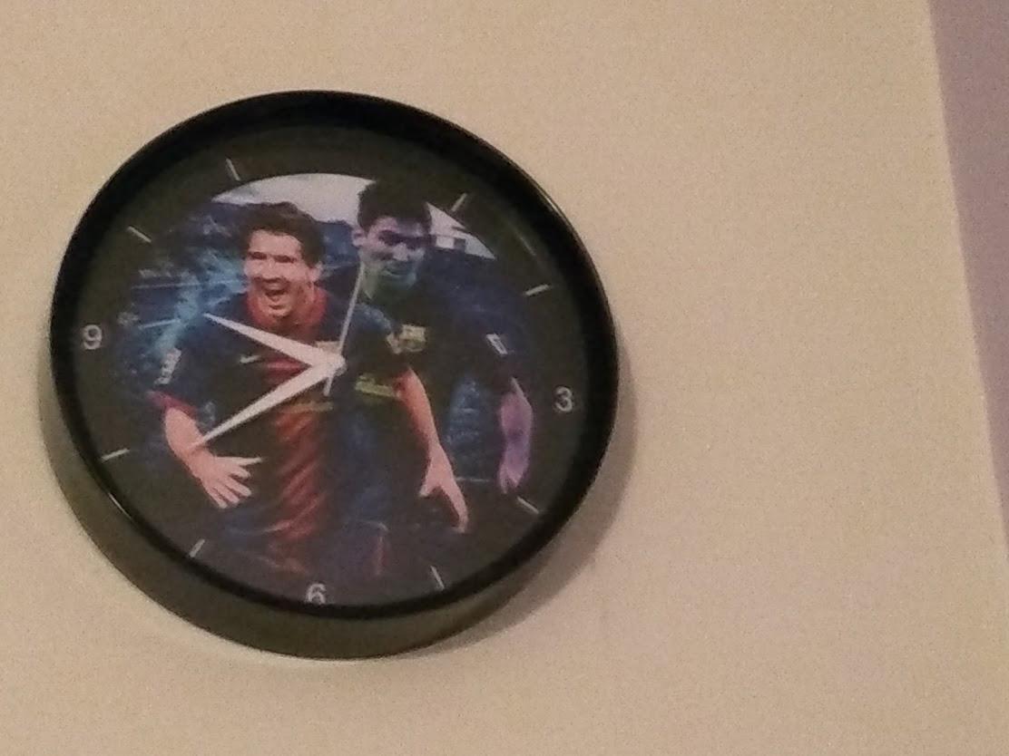 Buy ReGeNT Contemporary Football Messi picture Wall Clock (Multicolour ...