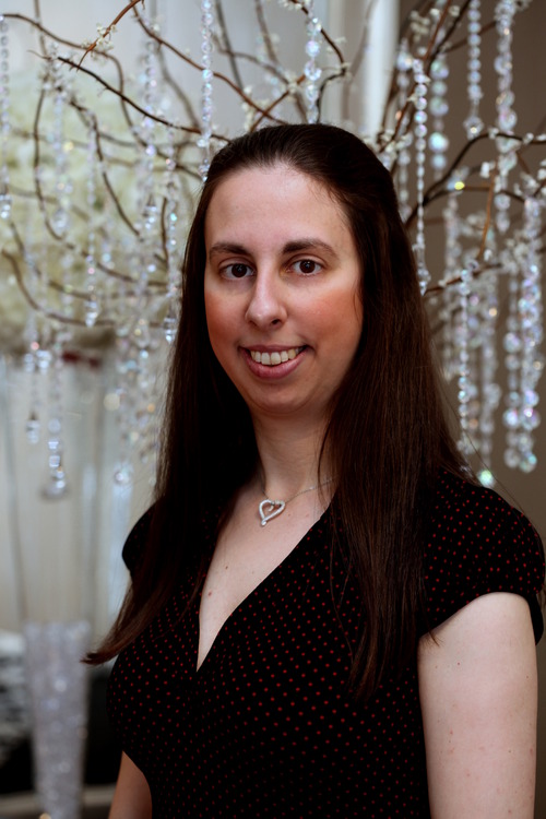 Amazon.com: Elizabeth Messina: books, biography, latest update