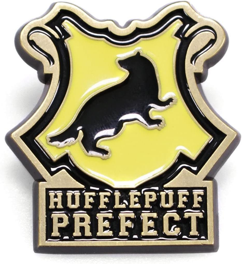 Harry Potter - Pin Badges - Harry Potter Pin Badge - Gryffindor Crest ...