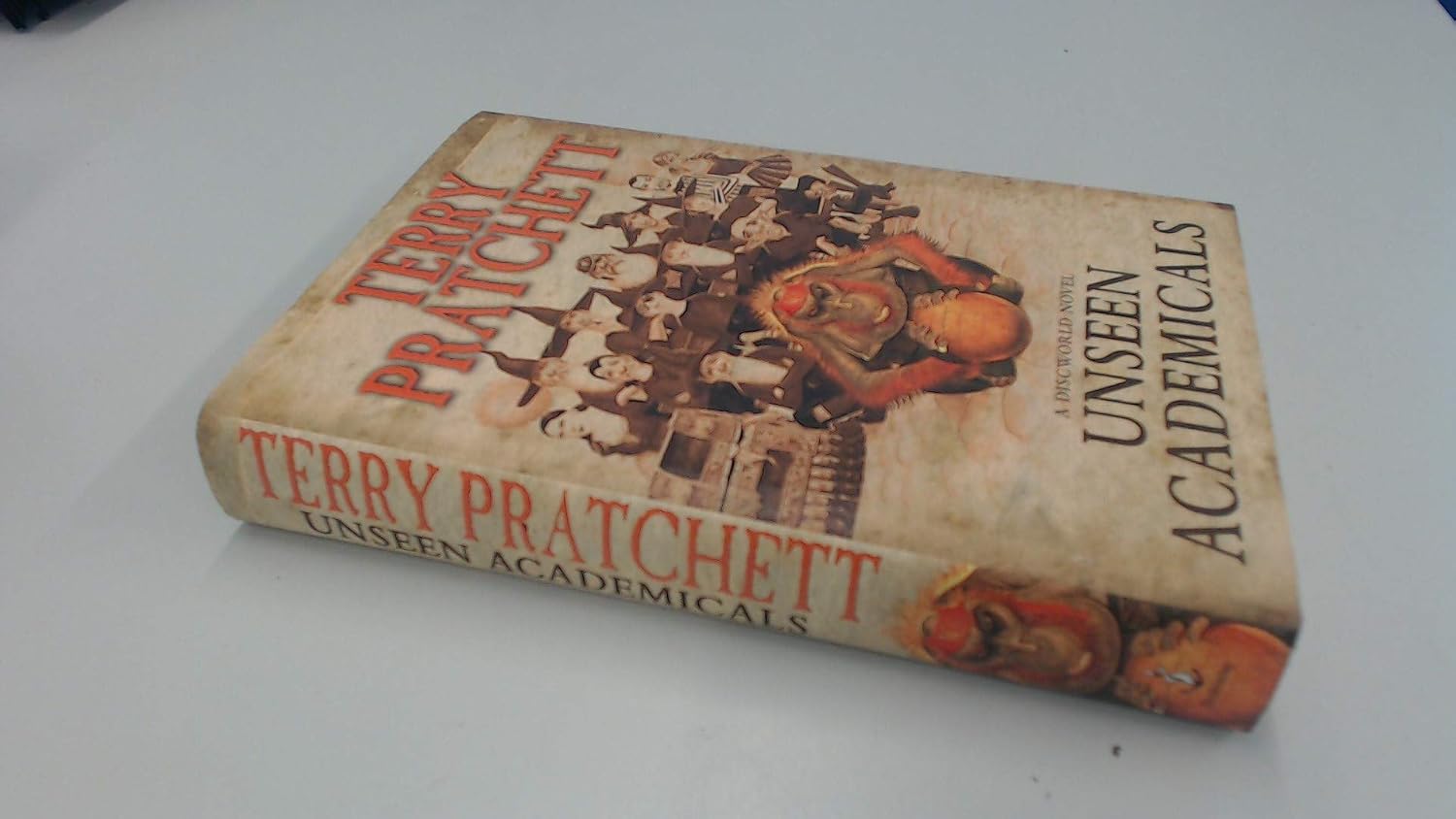 Amazon.com: Unseen Academicals (Discworld): 9780385609340: Pratchett ...