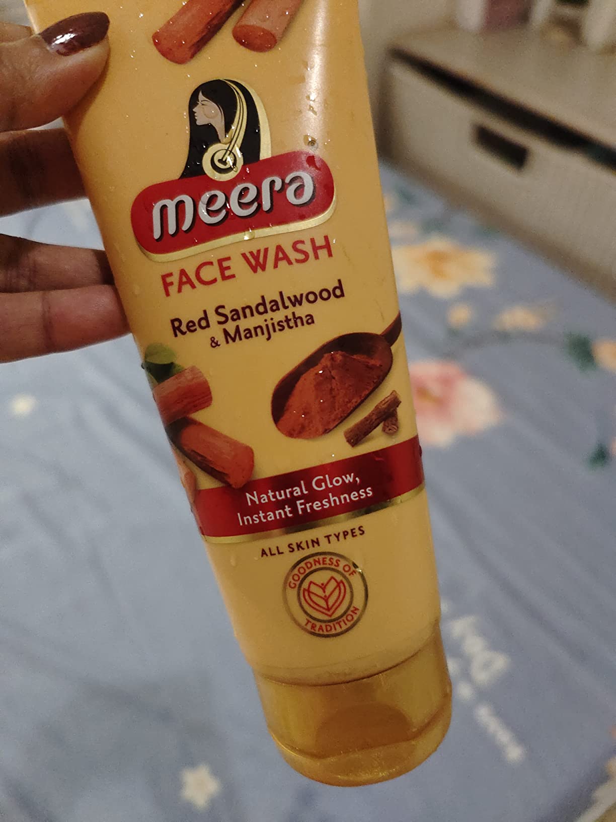 Meera Red Sandalwood & Manjistha Face Wash, For Natural Glow & Instant ...