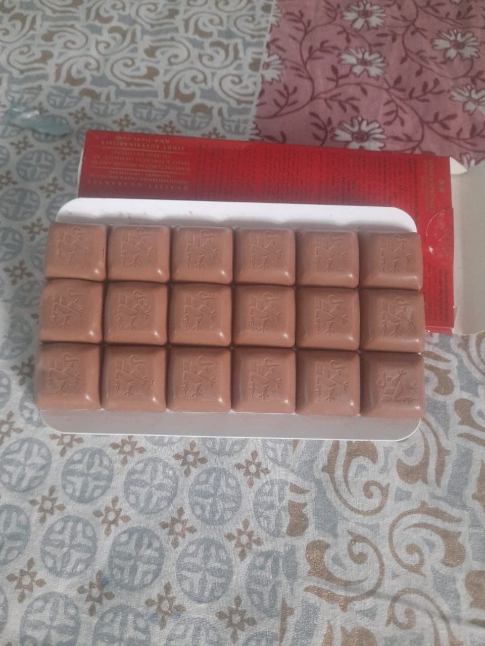 Lindt Lindor Milk Chocolate Bar -100 Gm - Pack Of 1 : Amazon.in ...