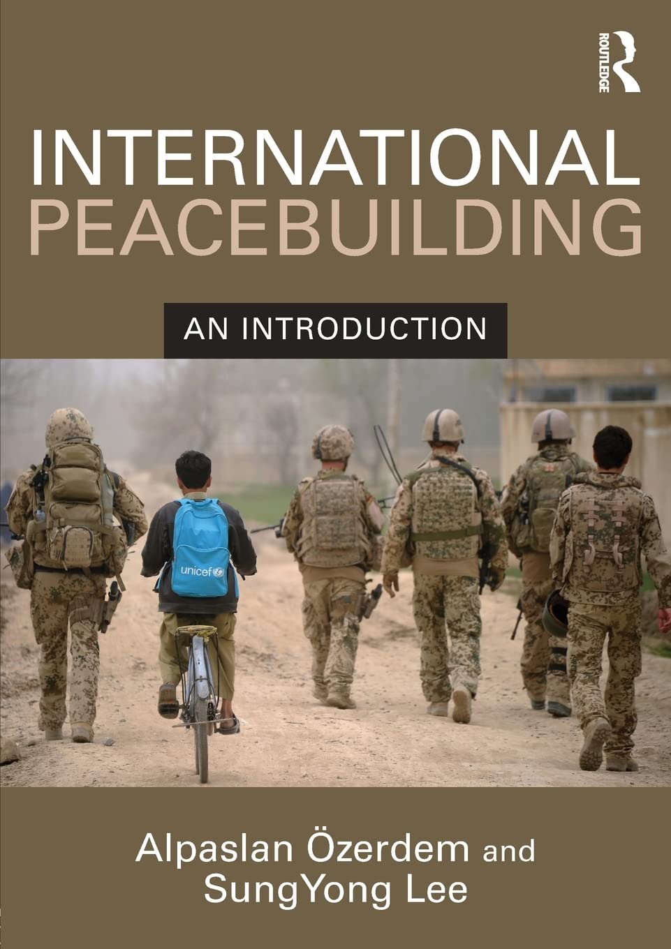 International Peacebuilding: An introduction: Amazon.co.uk: Ozerdem ...