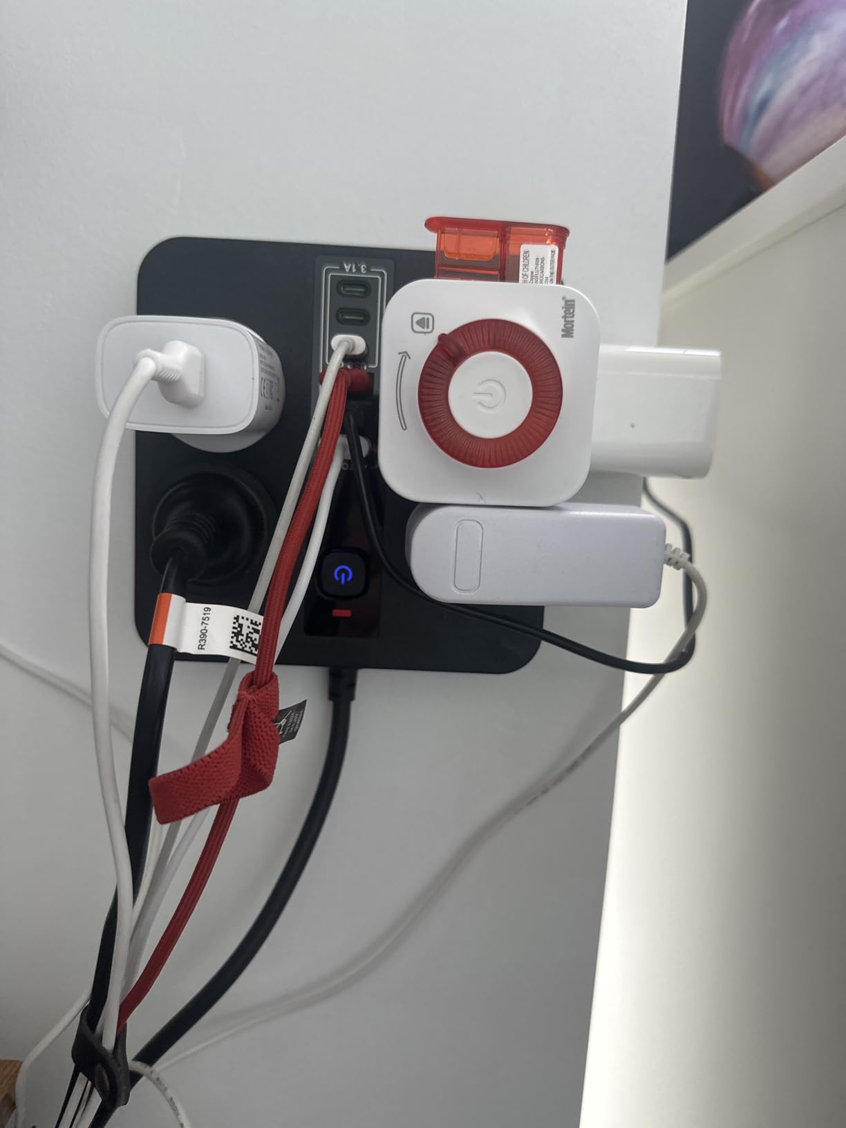 Rigurgito Power Board Surge Protected - 8 Outlets Powerboard USB with 6 ...