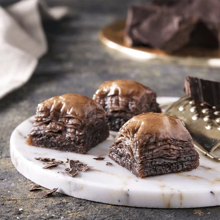 Amazon.com: Karakoy Gulluoglu | Turkish Chocolate Baklava 1000g : Home ...