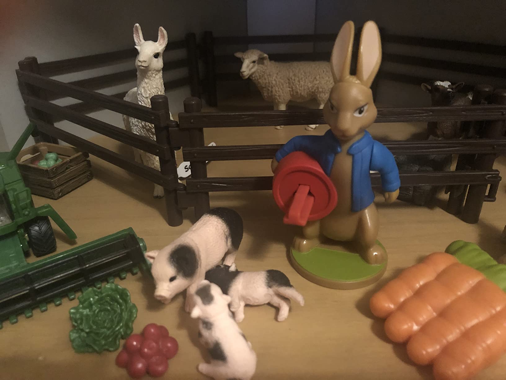 Schleich 42422 Miniature Pig Mother and Piglets : Amazon.co.uk: Toys ...