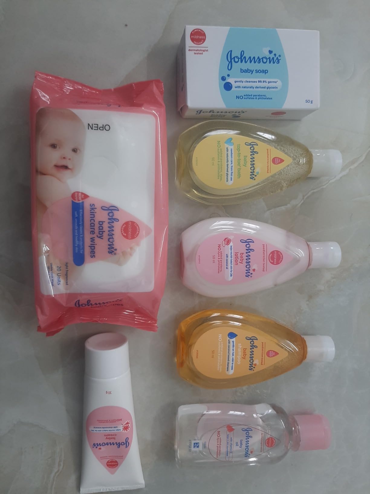 Johnson's Baby Gift Pack with Pouch : Amazon.in: Baby Products