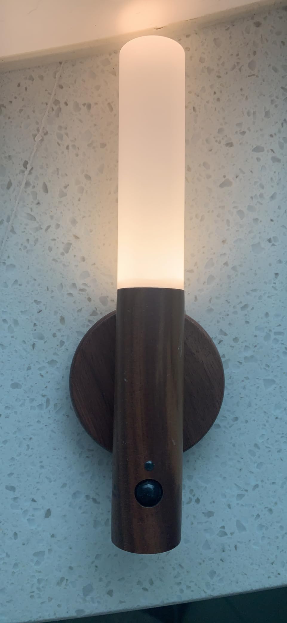 LANDGOO Motion Sensor Night Lights, Magnet Body Sensor Hallway ...