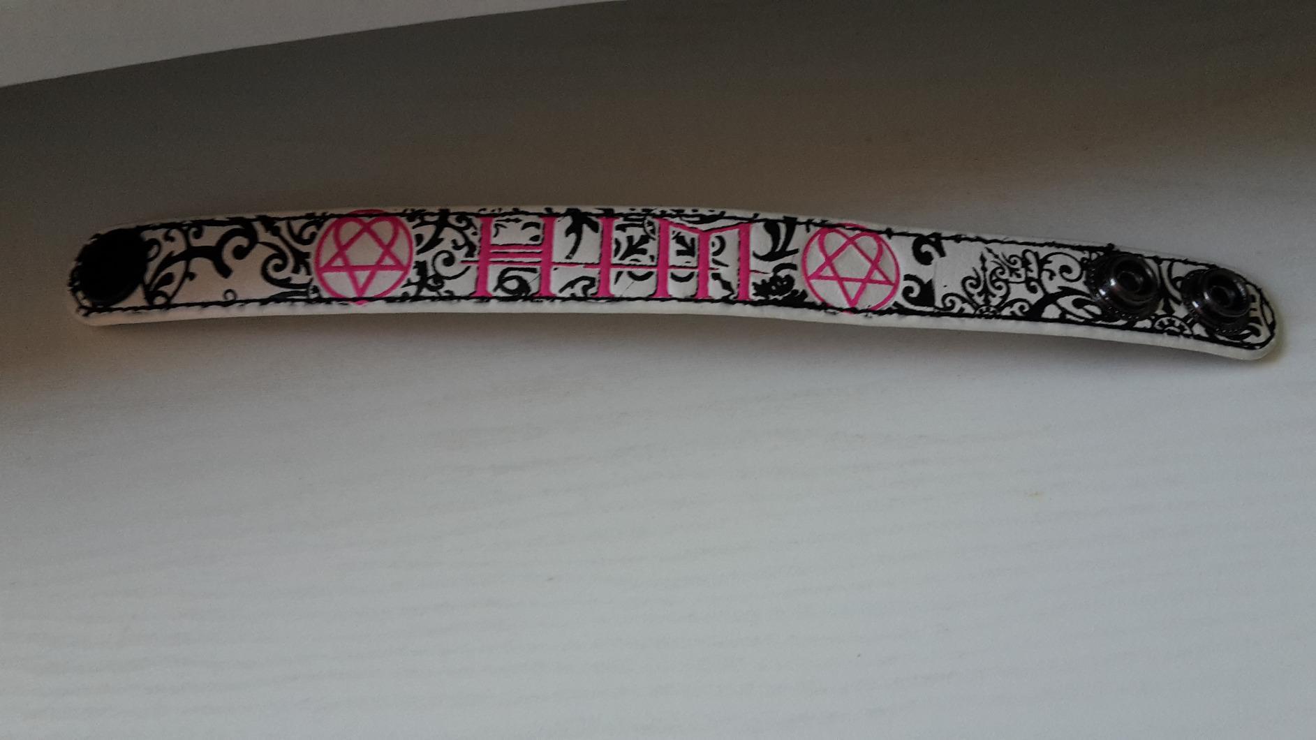 Him,Pink Logo, Armband - Him: Amazon.de: Musik-CDs & Vinyl