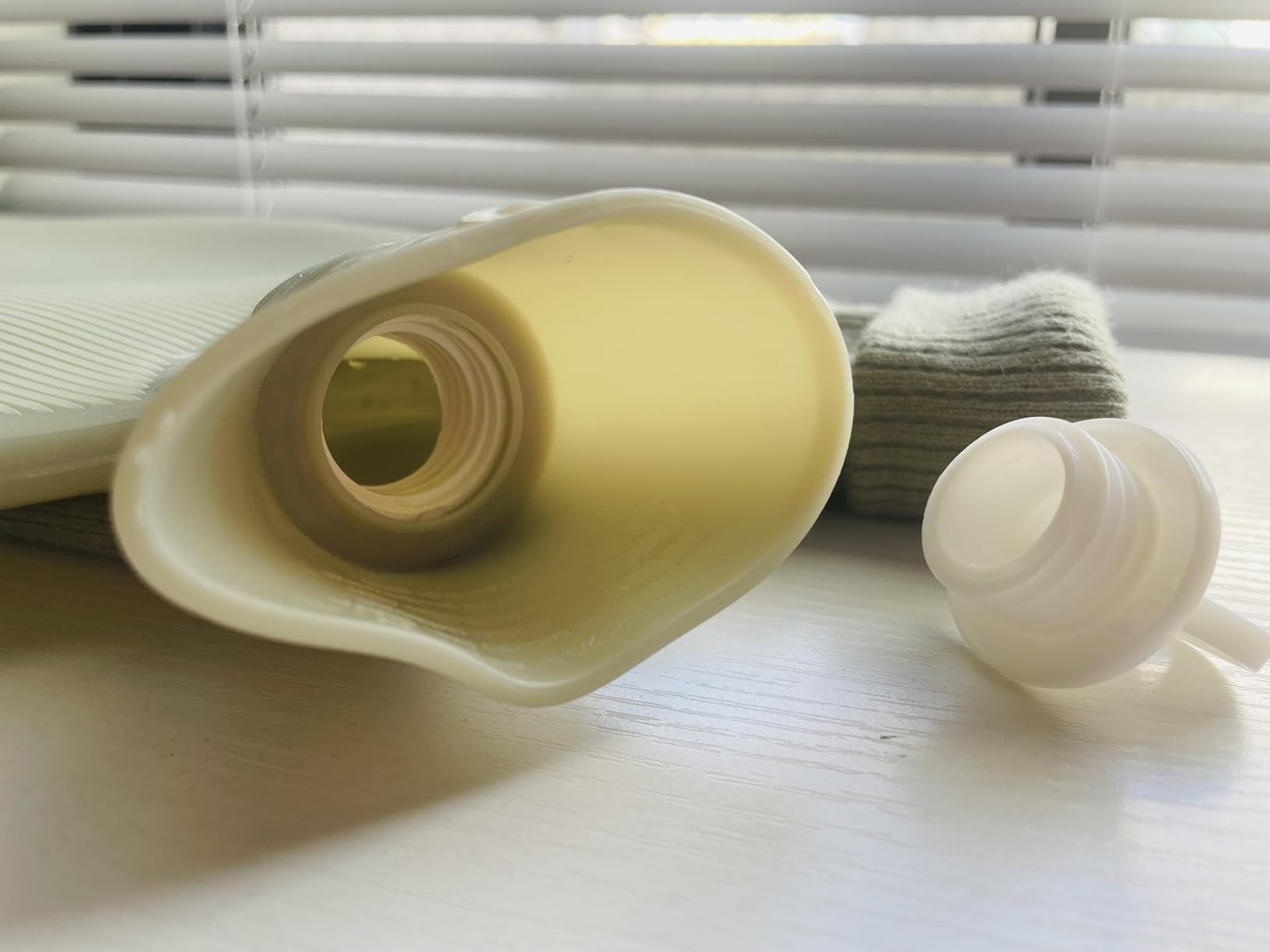 Amazon.co.jp: IPPON 湯たんぽ お湯 ゆたんぽ 2個セット カバー付き 容量2L 注水式 pvc 柔らか 湯タンポ 热水袋 ...