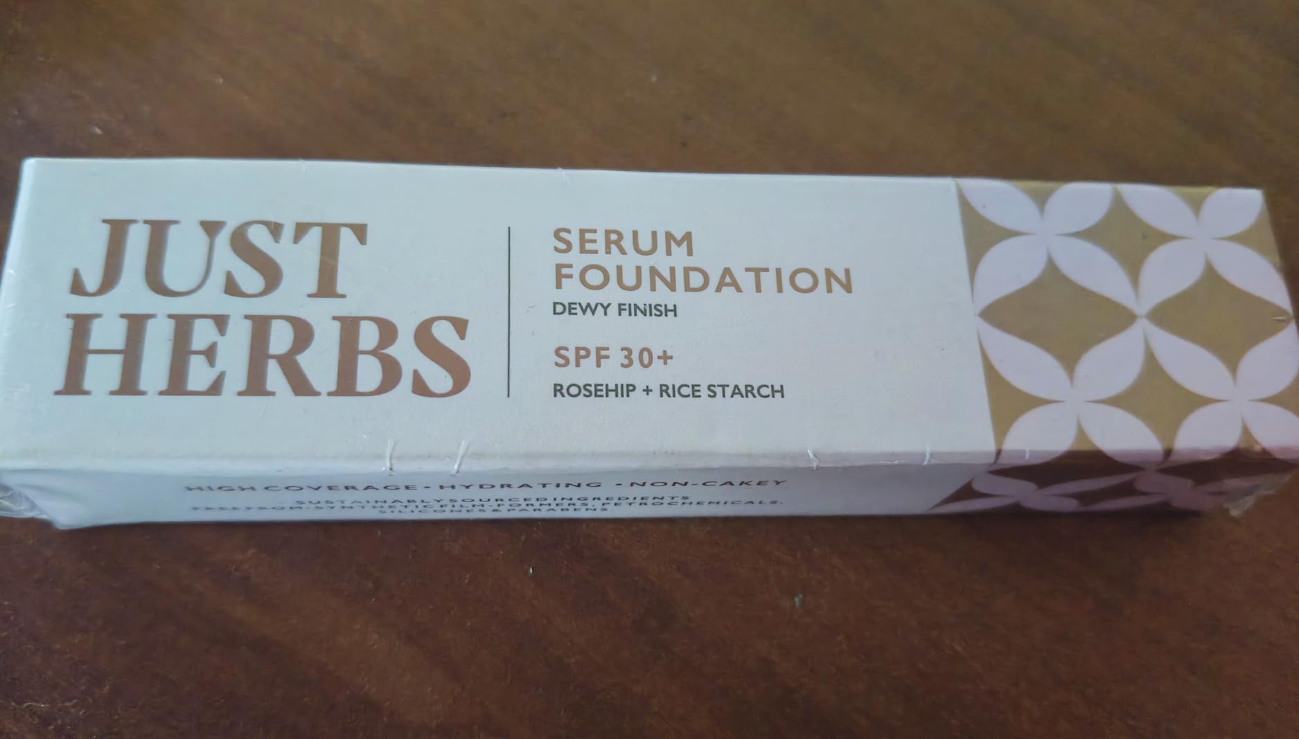 Just Herbs Serum Foundation for Face Makeup with SPF30+ Dewy Finish ...