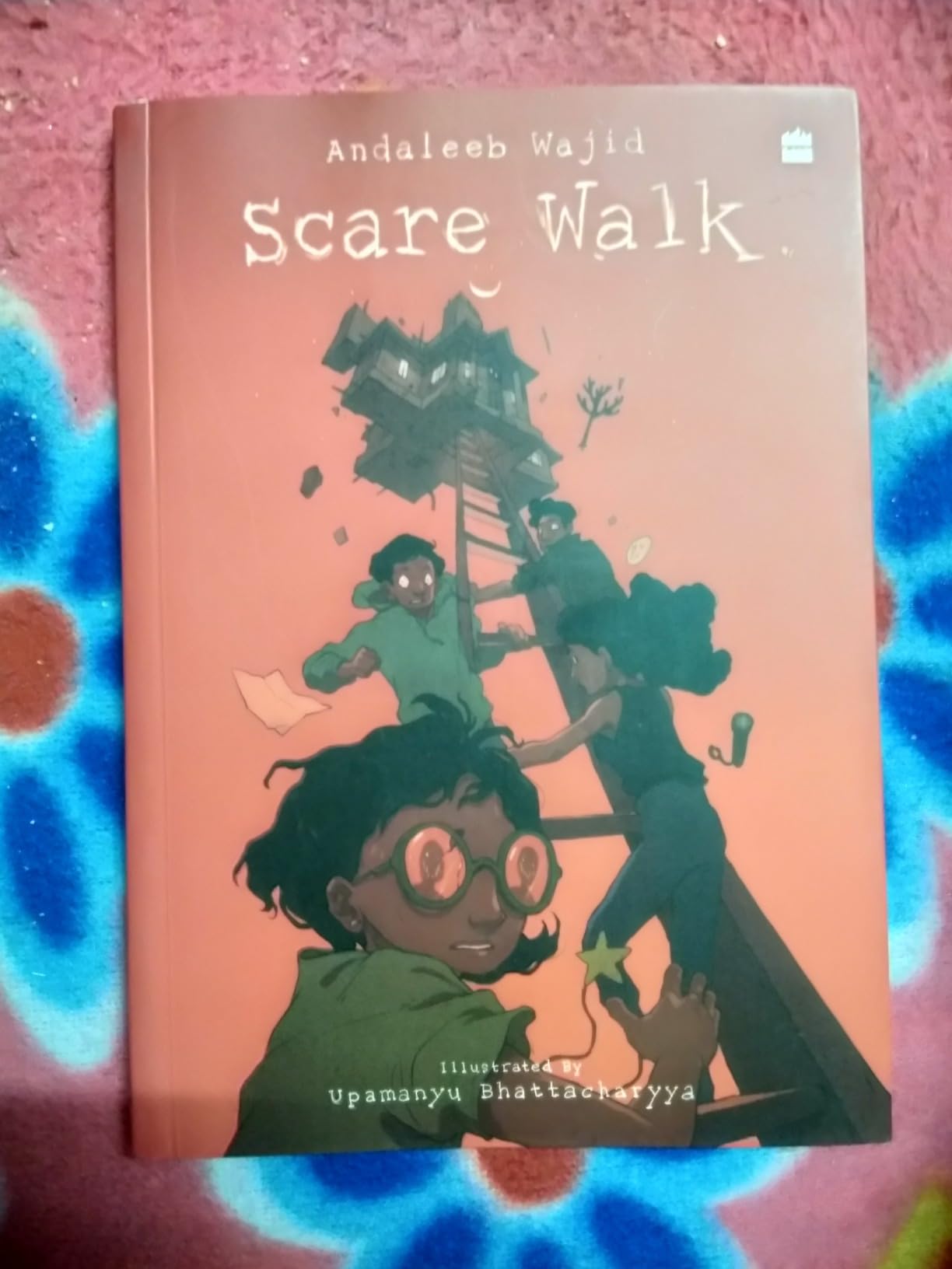Scare Walk : Wajid, Andaleeb, Bhattacharyya, Upamanyu: Amazon.in: Books