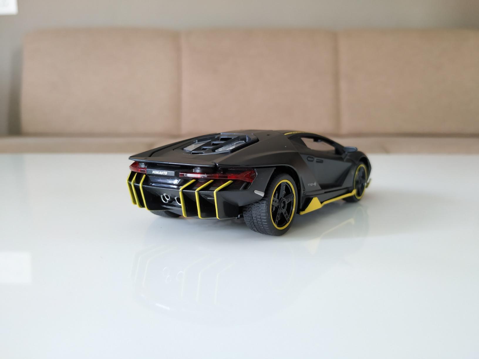 US1984 1:32 Diecast Metal Pullback Toy car Die-Cast 4 Wheel Drive Metal ...