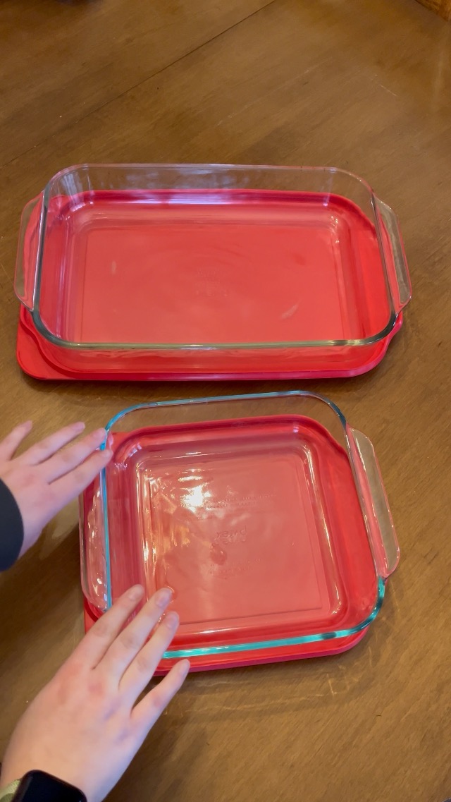 Watch Pyrex 2 piece baking dish set - 9x9 and 9x13 with lids on Amazon Live