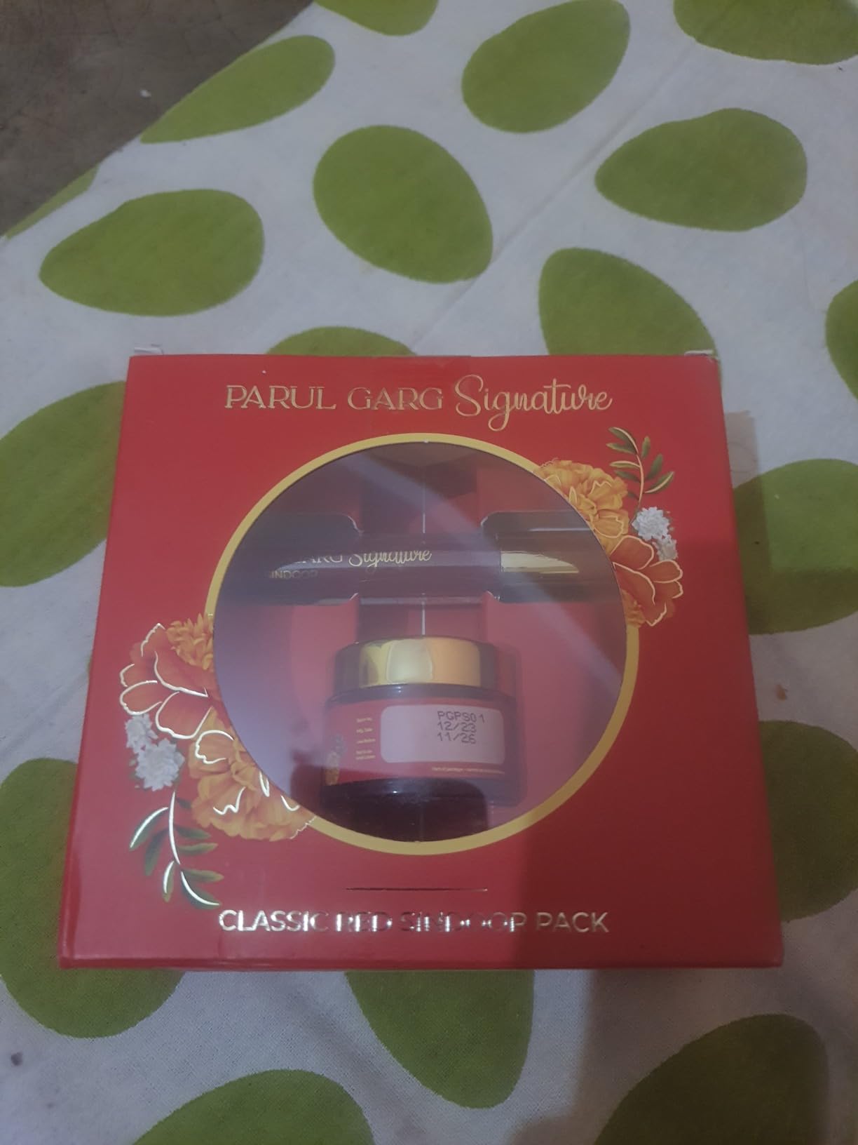 Parul Garg Signature Sindoor Pack: Liquid & Powder Sindoor : Amazon.in ...