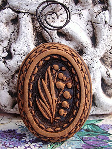 Amazon.com: Primitive LILY CAMEO in Blackened Beeswax Folk Art Wall Art ...