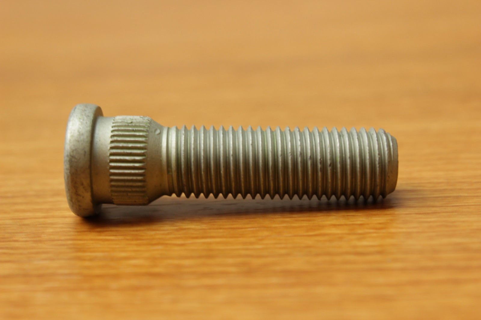 Amazon.com: Mopar Genuine Wheel Stud - 6508707AA : Automotive