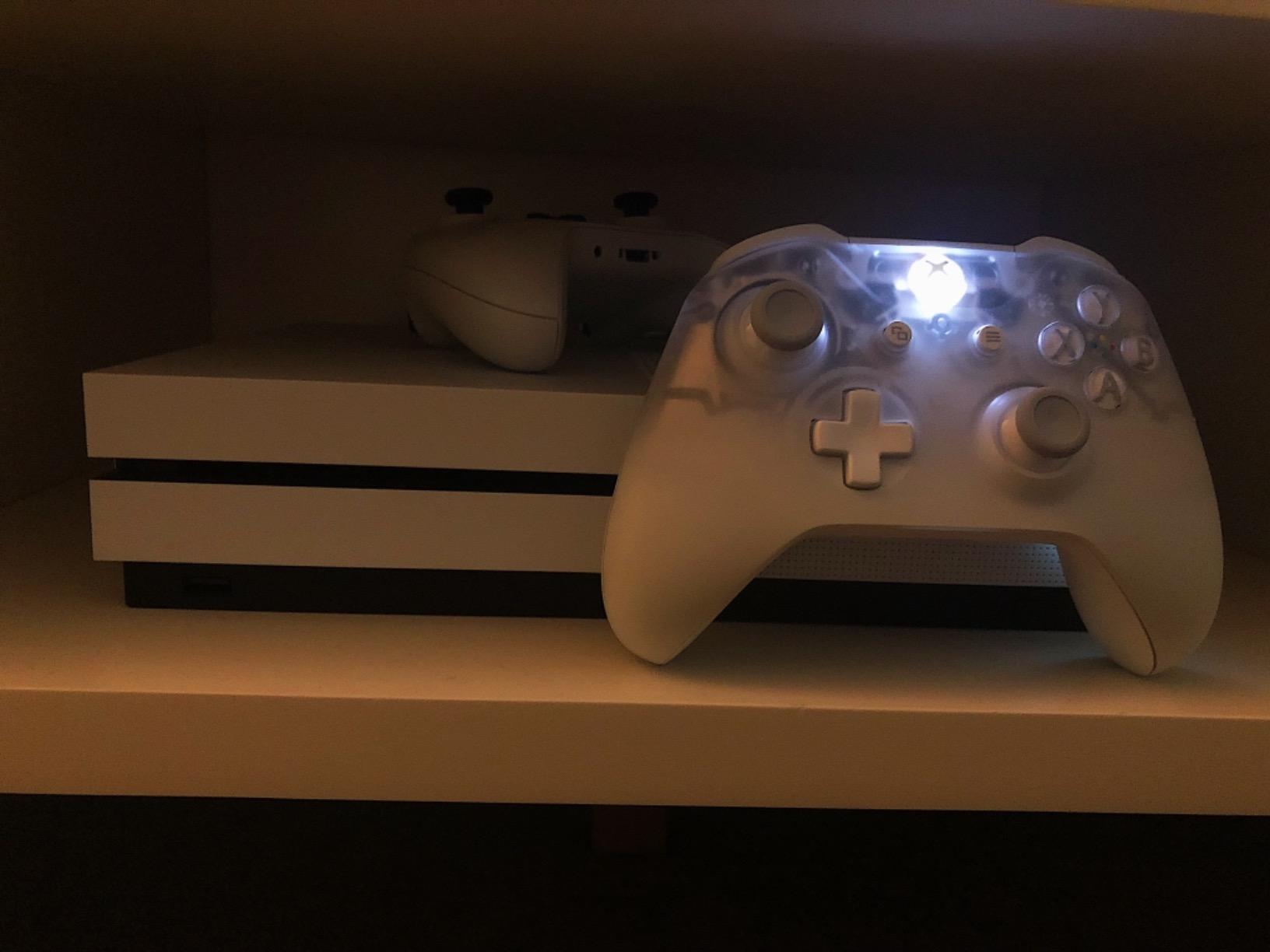 Xbox One Wireless Controller - Phantom White Special Edition : Amazon ...