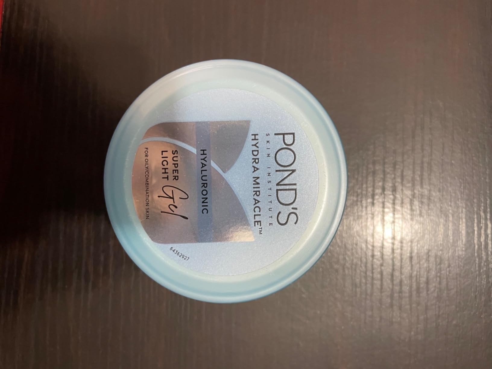 POND'S Super Light Gel Oil Free Face Moisturizer 49g, With Hyaluronic ...