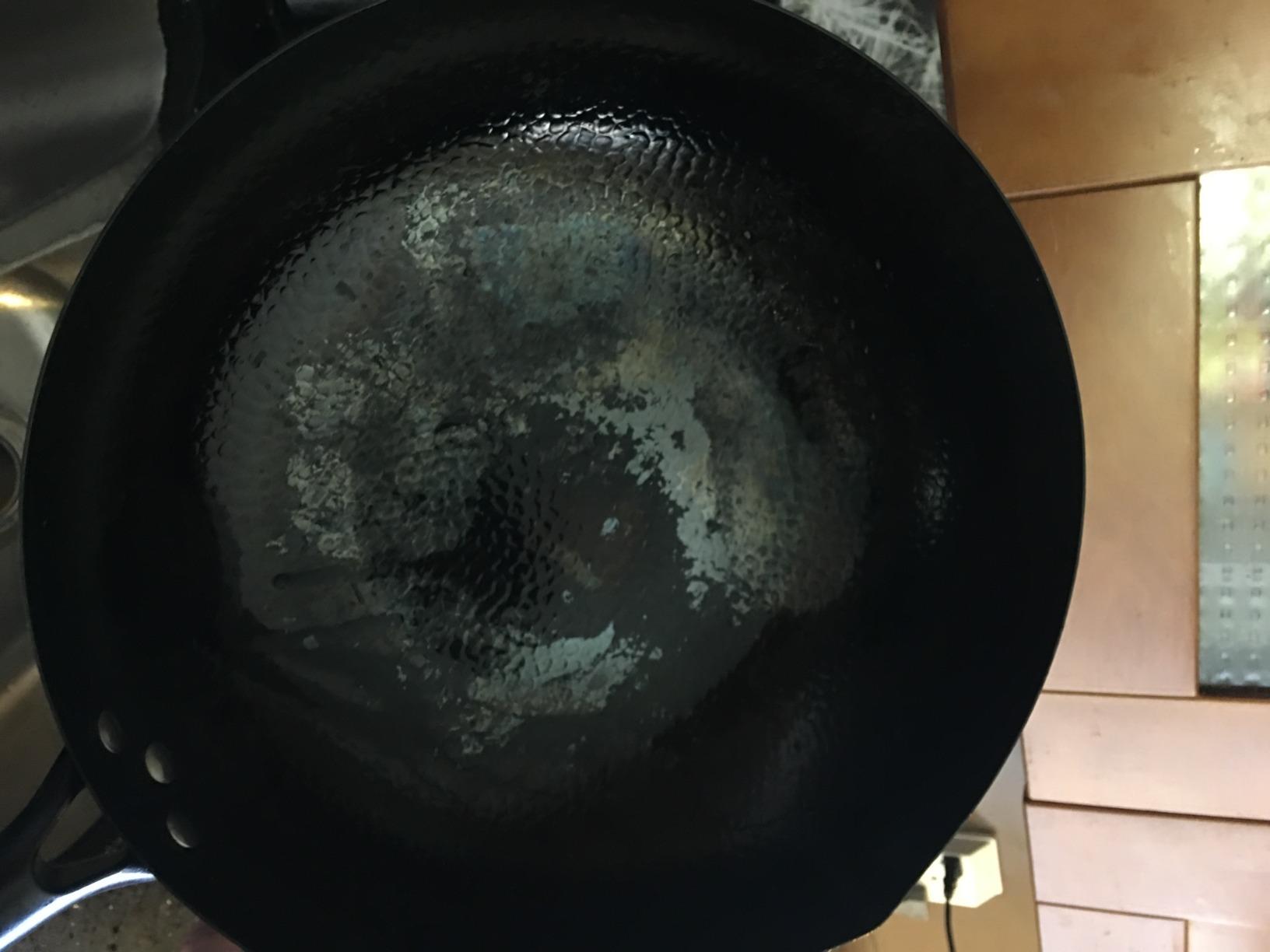 Amazon "Carbon Steel Wok" black coating peeling off? What should I do ...