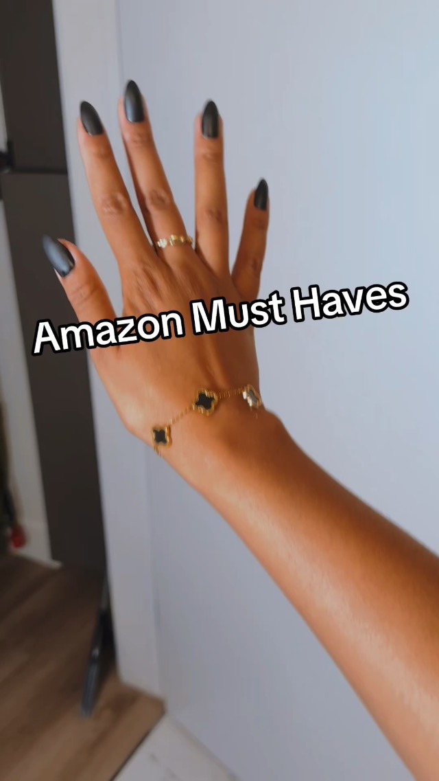 Watch 18k Gold Pleated Clover Bracelet on Amazon Live