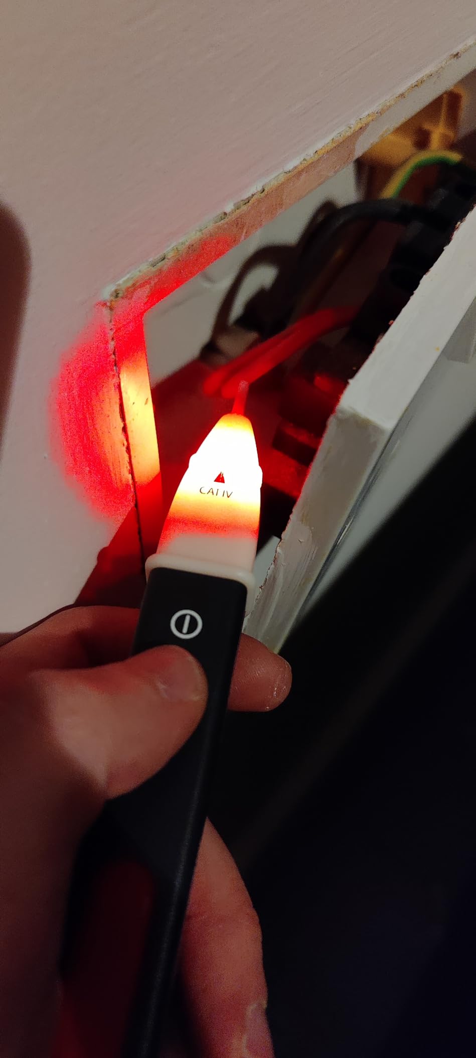 Labgear Voltage Detector Electrical Tester Pen 2-in-1 with LED Torch ...