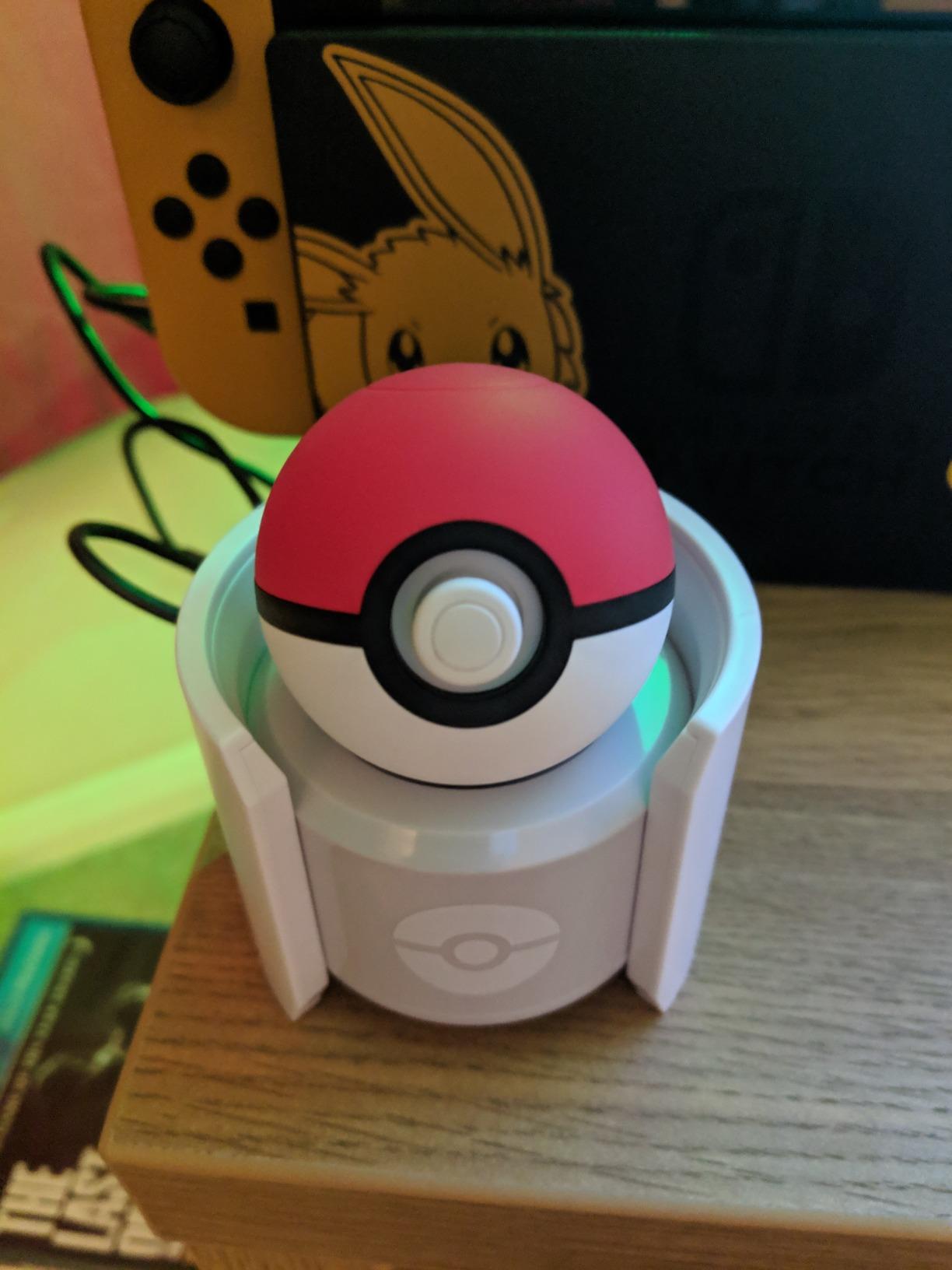 HORI Nintendo Switch Poke Ball Plus Drop & Charge Stand (Let's Go ...