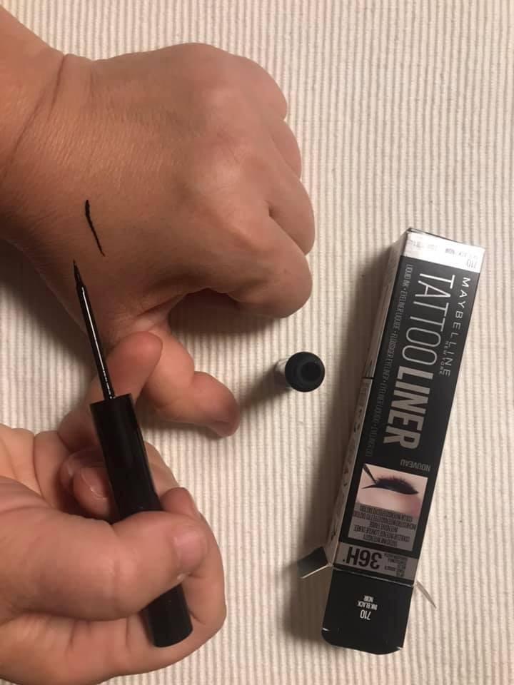Maybelline New York Flüssiger, wasserfester Eyeliner mit 36h Halt und ...