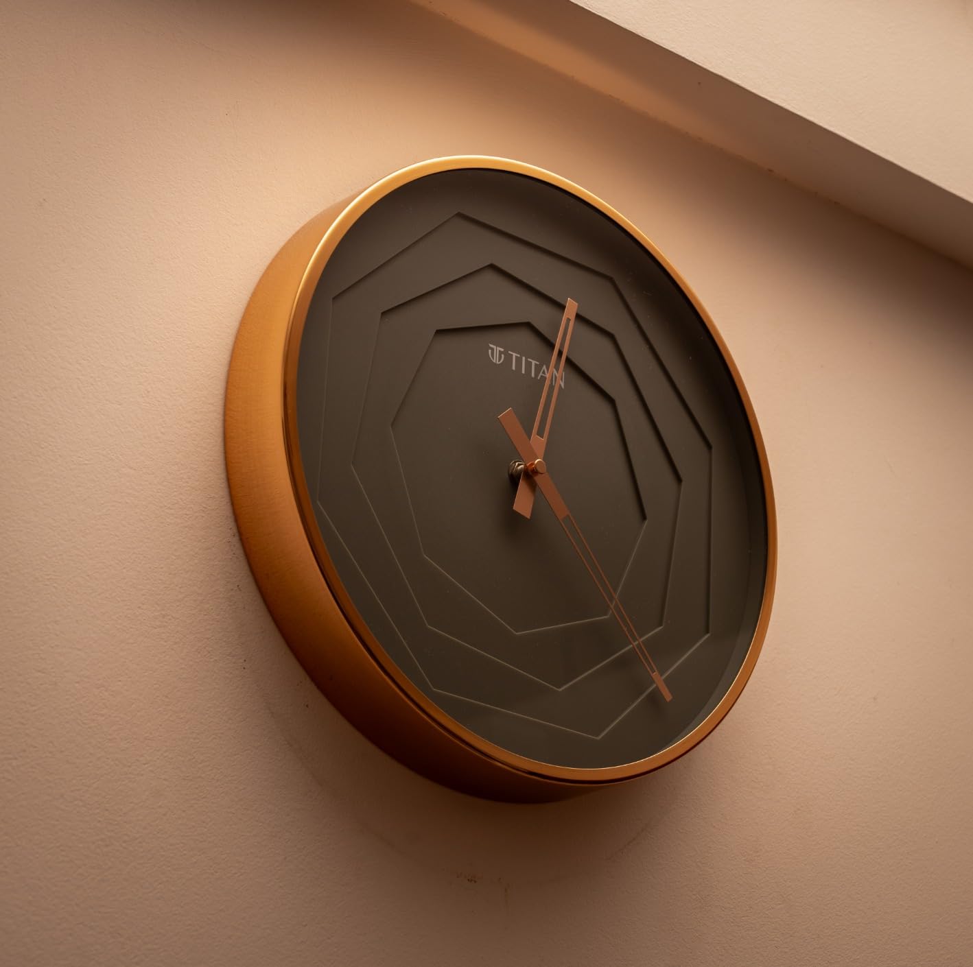 Buy Titan Rose Gold Metallic Clock with Multi-Layered Grey Dial ...