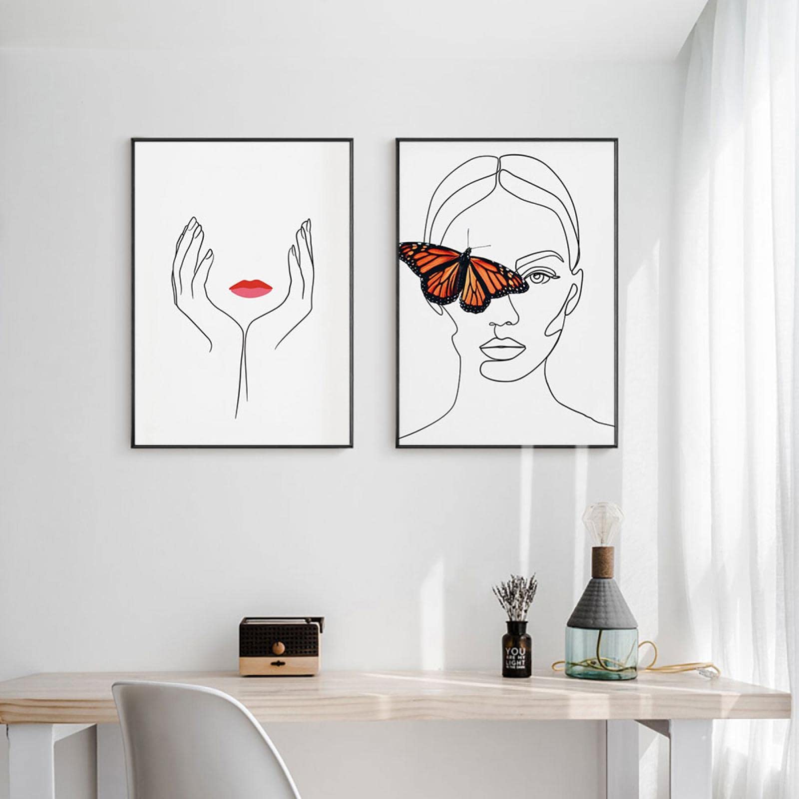 Arte Lineal De Mariposa Mariposa Estilizada Y Flor. Arreglo Floral De