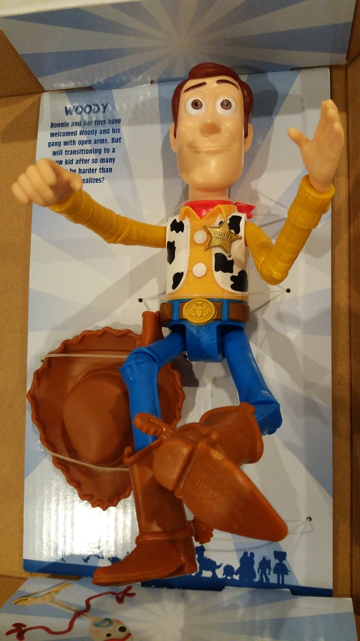 Amazon.com: Disney Pixar Toy Story Woody Figura : Juguetes y Juegos