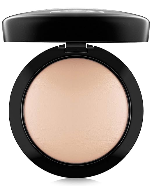 Amazon.com : MAC Mineralize Skinfinish Light Plus Face Powder for Women ...