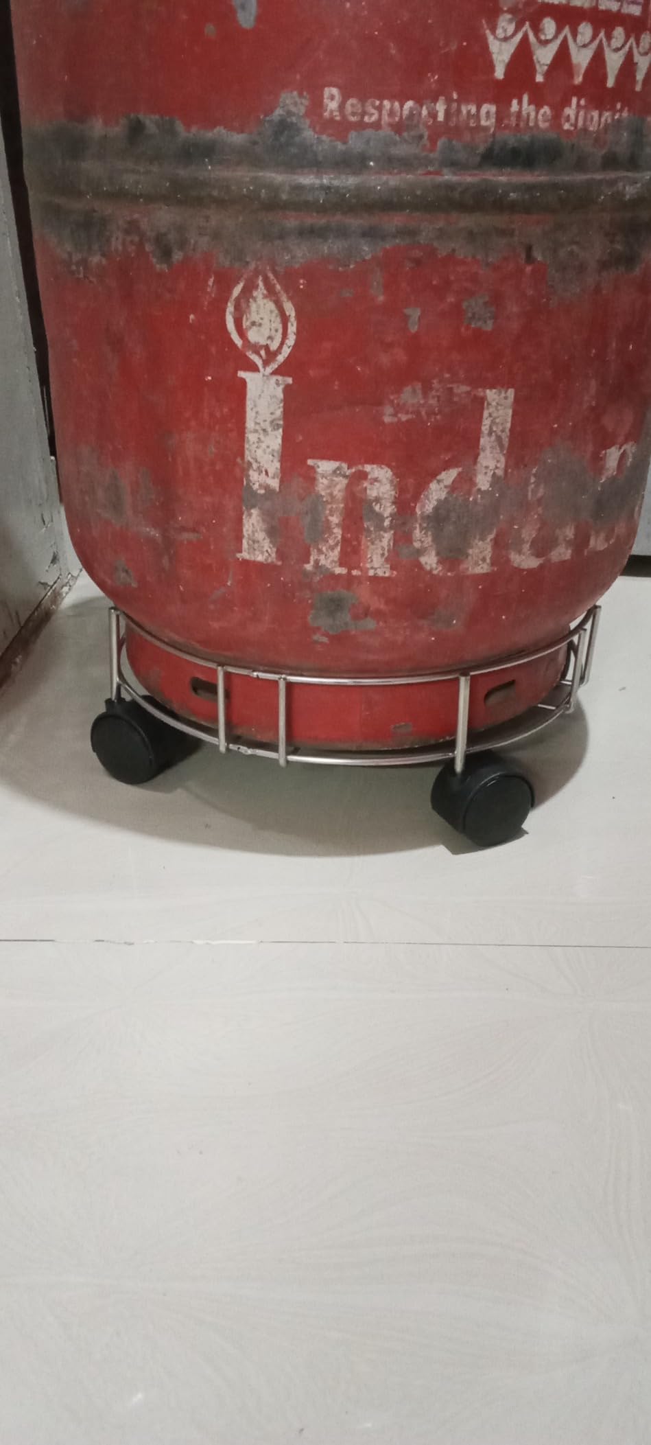 NAVRANG Gas Stand Gas Cylinder Trolley (Stand Round) (Steel Gas Trolly ...