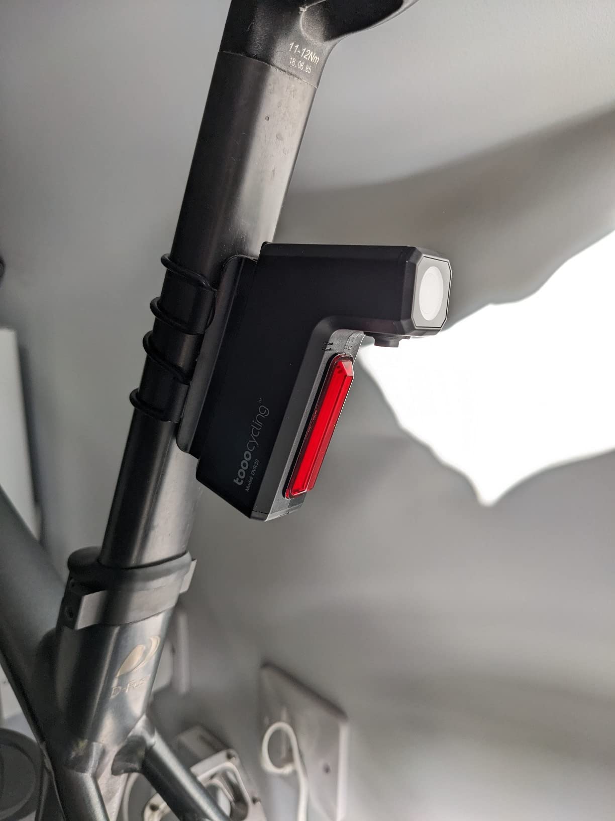 TOOO Cycling DVR80 - HD camera and 80 lumen tail light combo : Amazon ...