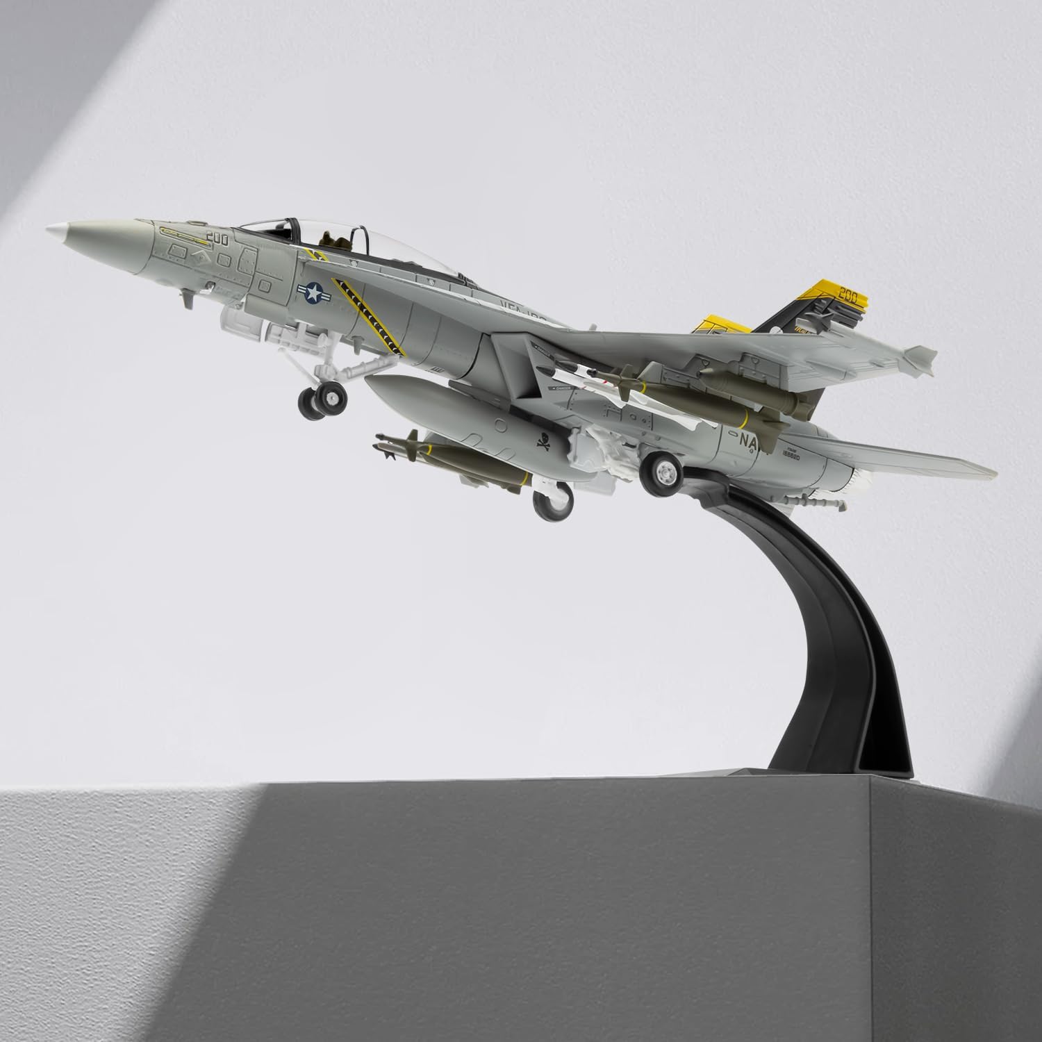 Amazon.com: Sky Trek 1/100 Fighter Jet Model F/A-18 Strike Fighter ...