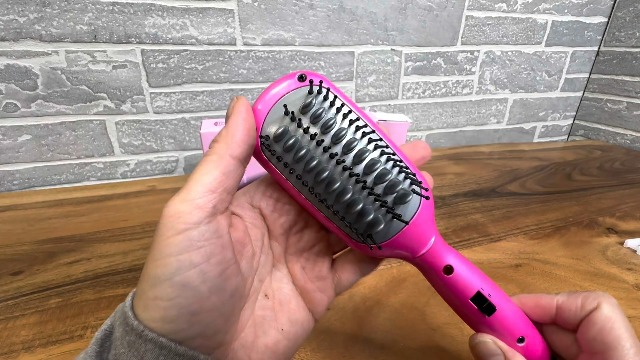 Watch Review of Conair Mini Super Smoothing Brush on Amazon Live