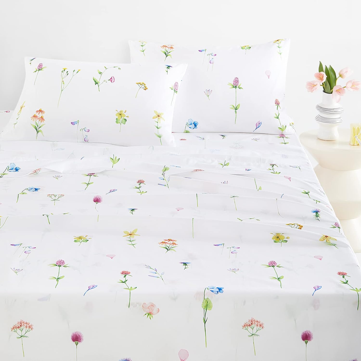 Amazon.com: Wake In Cloud - Floral Bed Sheets, 4-Piece Sheet Set, Cute ...