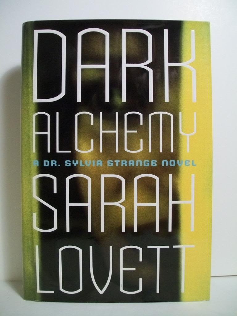 Dark Alchemy: A Dr. Sylvia Strange Novel: Lovett, Sarah: 9780684855998 ...
