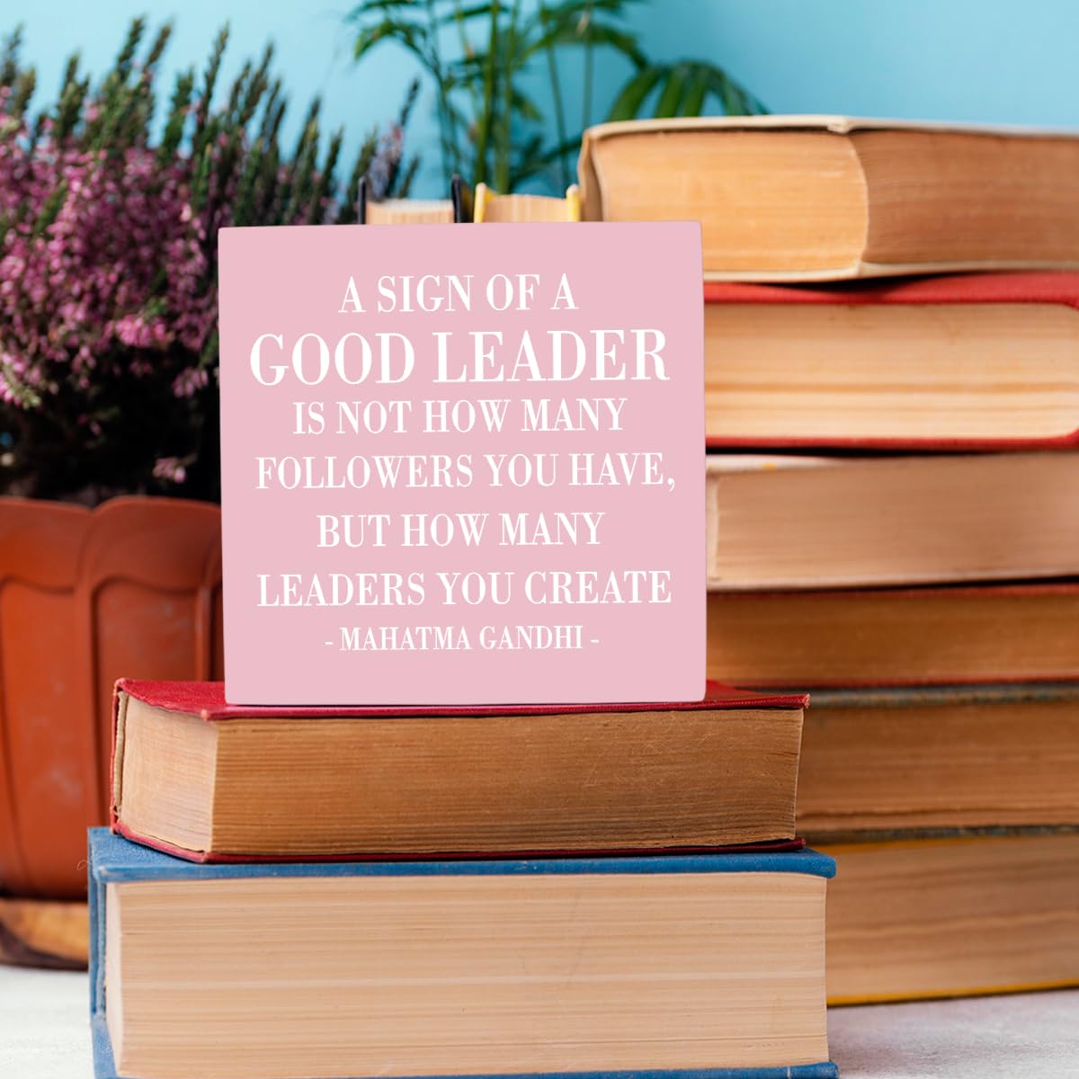 Snapklik.com : Inspirational A Sign Of A Good Leader Wooden Box Office ...